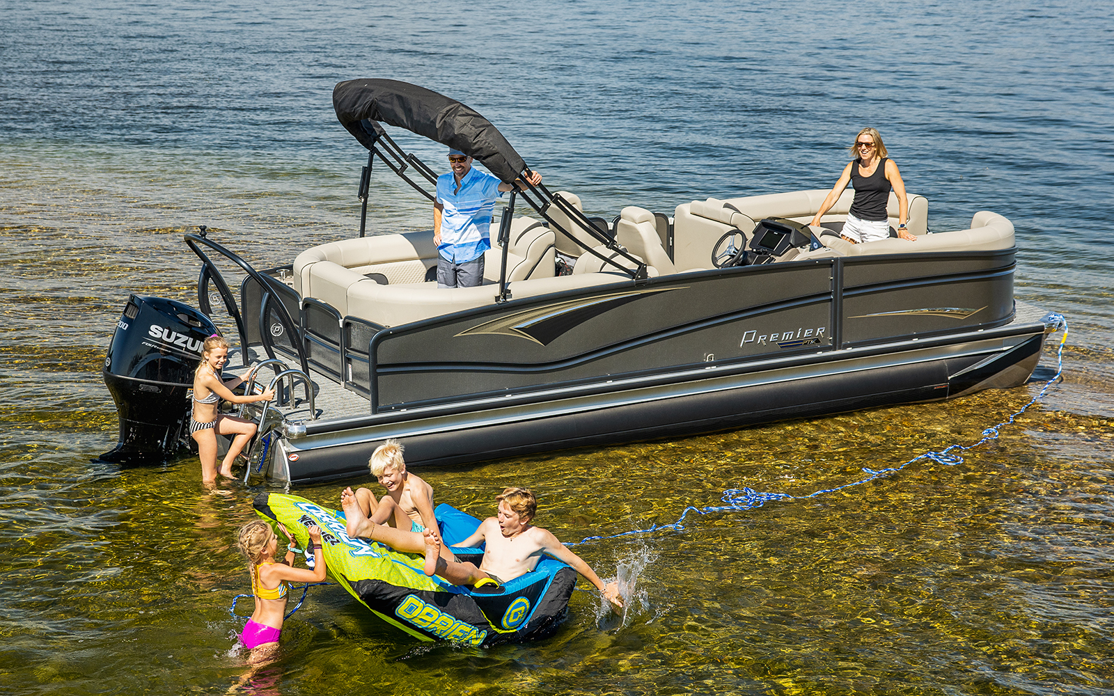 The Perfect Balance: The Solaris Pontoon Boat by Premier Marine