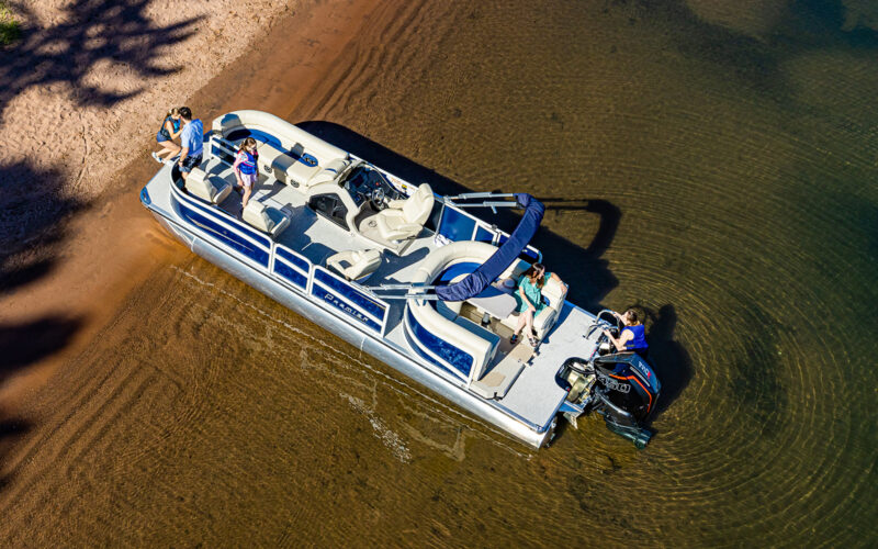 The Perfect Balance: The Solaris Pontoon Boat by Premier Marine