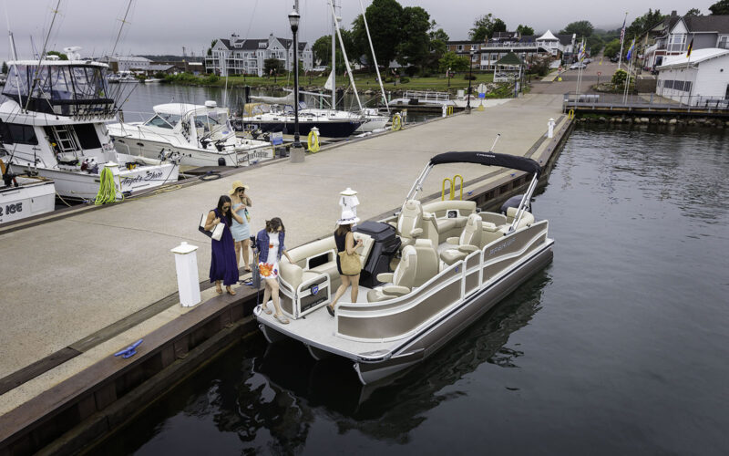 The Perfect Balance: The Solaris Pontoon Boat by Premier Marine