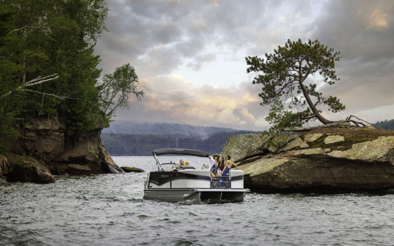 The Perfect Balance: The Solaris Pontoon Boat by Premier Marine