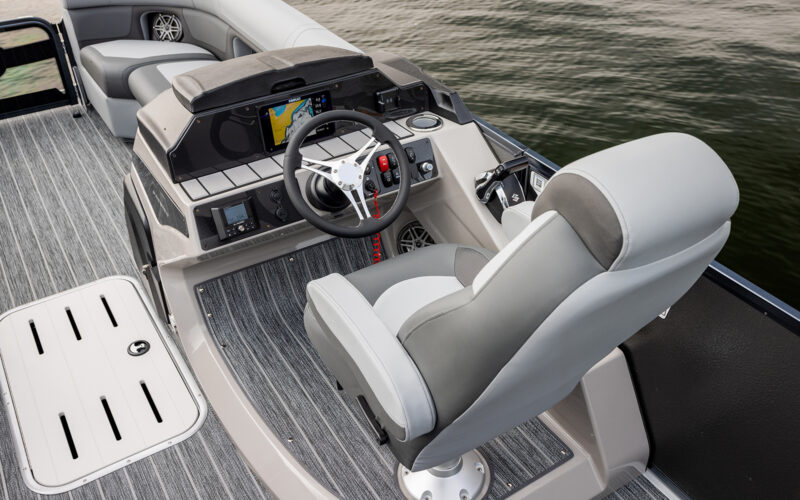 The Perfect Balance: The Solaris Pontoon Boat by Premier Marine