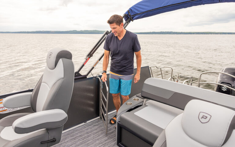 The Perfect Balance: The Solaris Pontoon Boat by Premier Marine