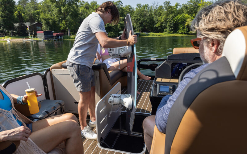 The Perfect Balance: The Solaris Pontoon Boat by Premier Marine